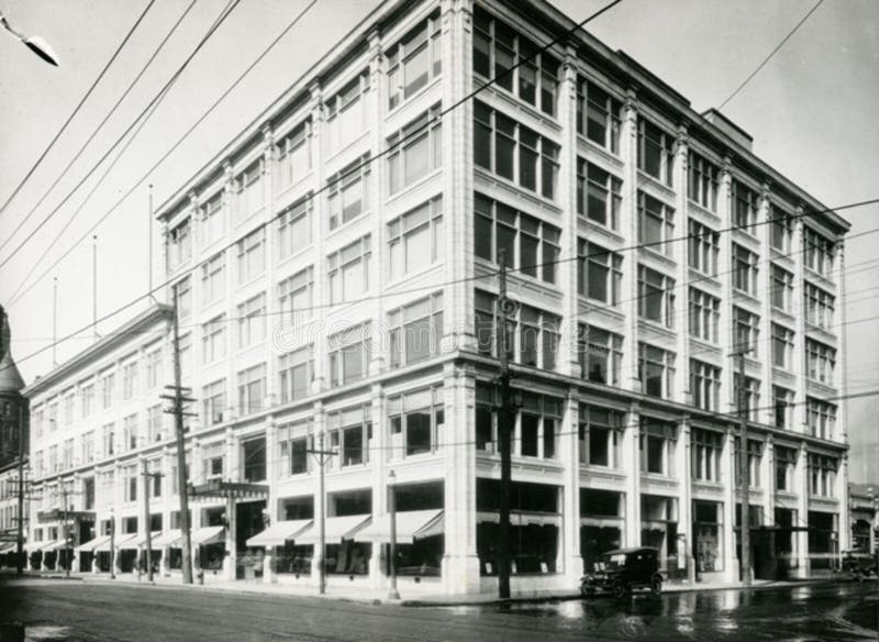 Eaton's Department Store, 1927-1999. Picture Image: 222530462