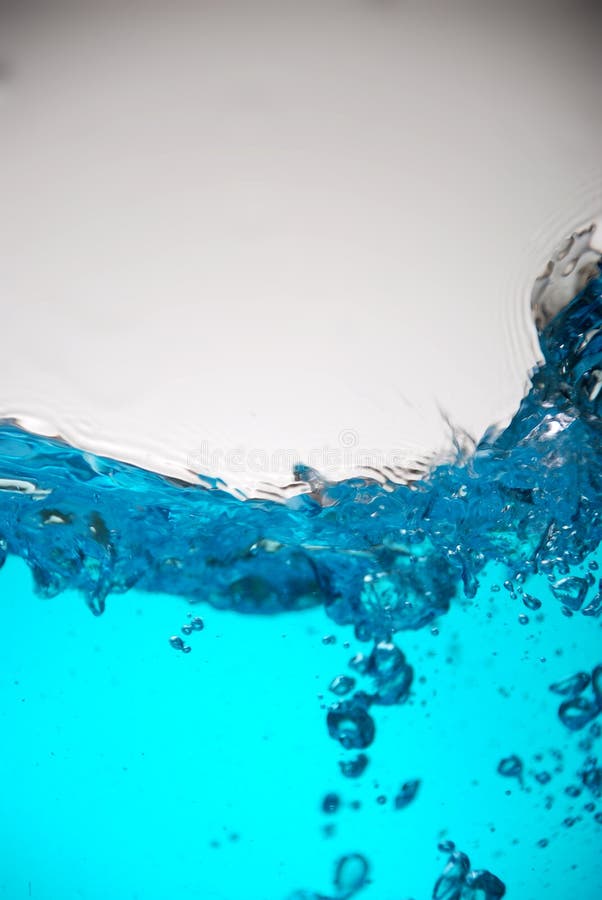 Eau propre photo stock. Image du régénérez, choc, bulle - 16134266