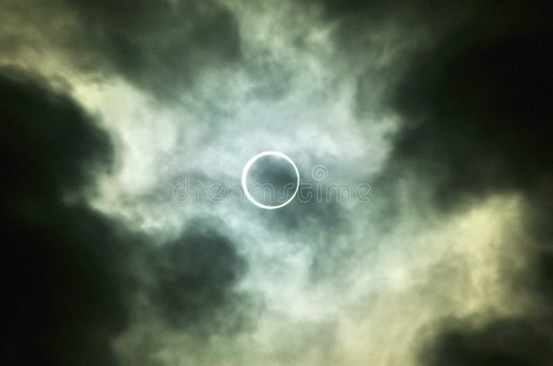 Eclipse solar imagen de archivo. Imagen de eclipse, nublado - 312399259