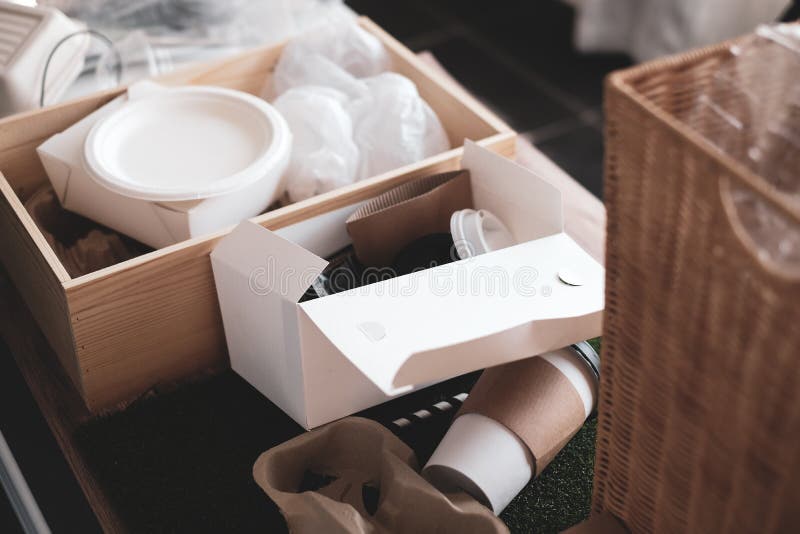 Eco Friendly Fast Food and Drink Biodegradable Containers from Recycle ...