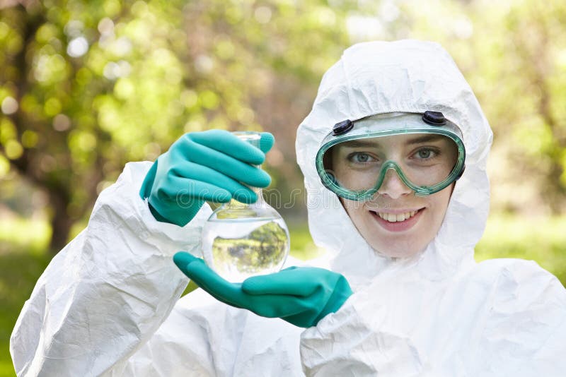 Ecologie En Milieuvervuiling. Stock Foto - Image of camera, buiten ...