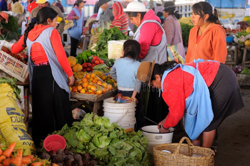 Ecuador, Mujer Latina étnica Imagen editorial - Imagen de grupo ...