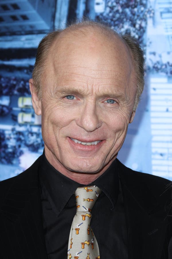 Ed Harris editorial photography. Image of ledge, premiere - 23084302