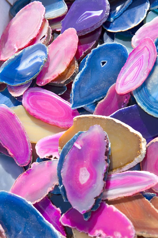 Edelsteine und Blumen stockbild. Bild von lasurstein - 12802779