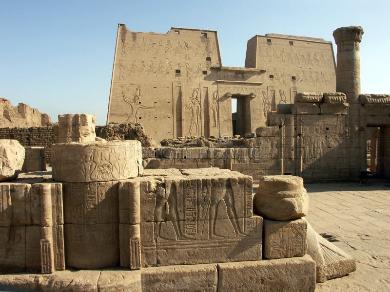 Tempel von Edfu, Ägypten stockbild. Bild von wunder, stein - 1376721