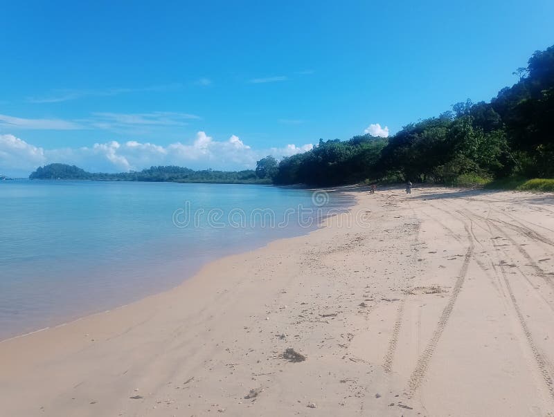 Edge of Tapang Bay beach stock image. Image of tapang - 294179393
