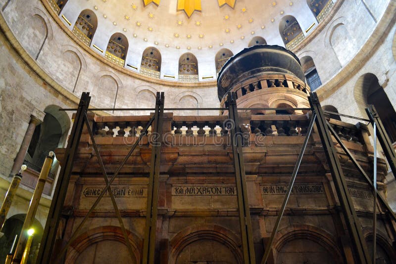 Edicule in the Temple of the Holy Sepulcher Stock Photo - Image of ...