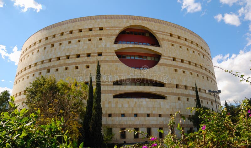 Edifício redondo foto de stock. Imagem de torre, moderno - 23955888