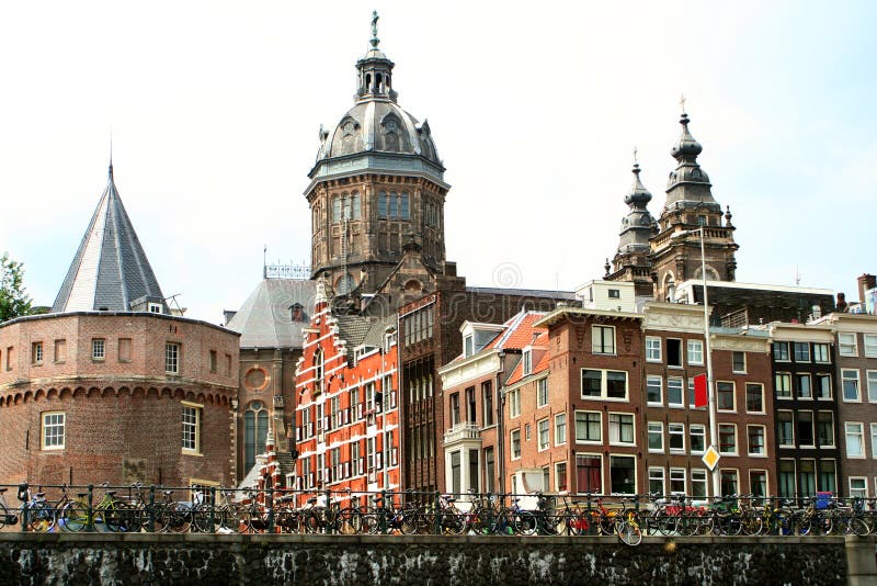 Edifícios de Amsterdão foto de stock. Imagem de ativado - 1088614