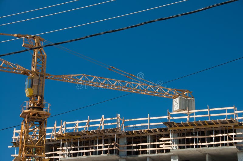 Edificando. stock image. Image of building, crane, scaffolding - 16968507