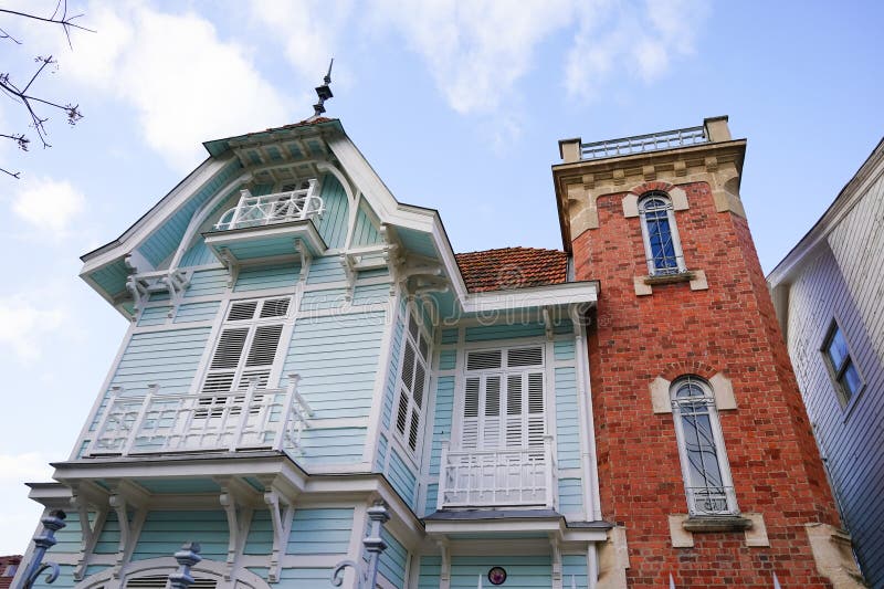 Edificio Antiguo De Buyuk Ada Istanbul Turkiye Foto de archivo - Imagen ...