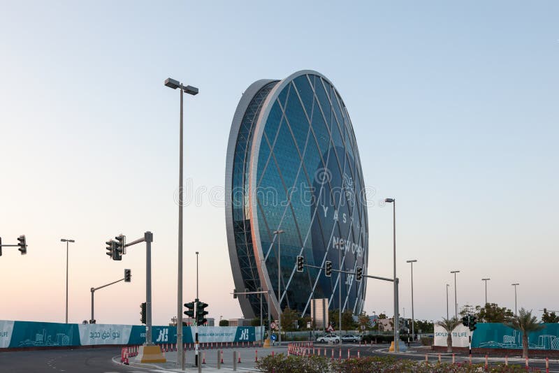 Edificio Circular En Abu Dhabi Imagen editorial - Imagen de edificio ...