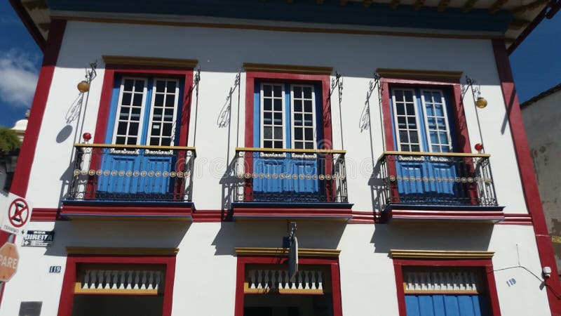 Edificio Colonial De La Ciudad De Mariana, Minas Gerais Brasil Imagen ...
