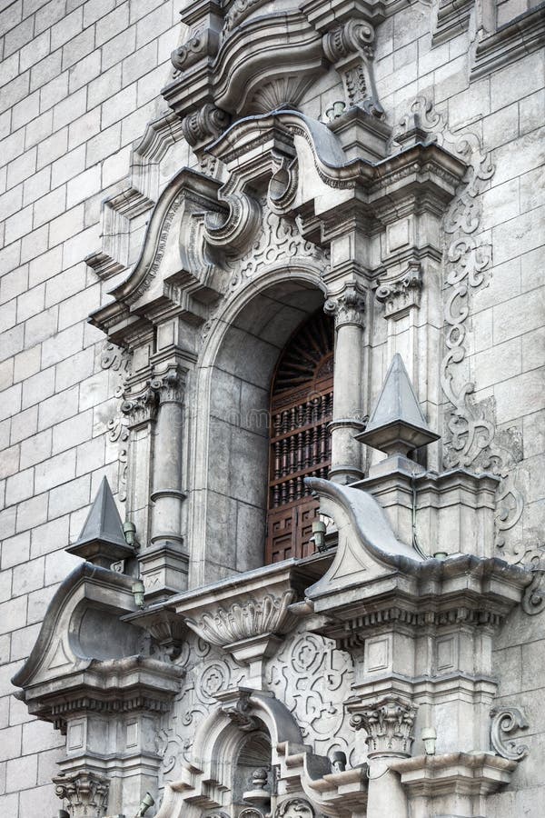 Edificio colonial en Lima imagen de archivo. Imagen de nadie - 116385793