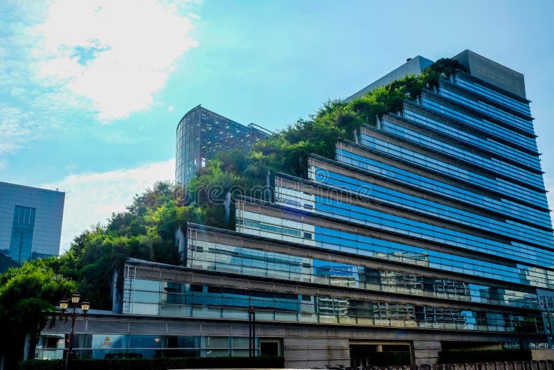 Edificio De Acros En Fukuoka Japón Imagen de archivo editorial - Imagen ...