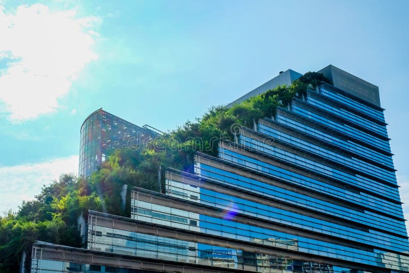 Edificio De Acros En Fukuoka Japón Imagen de archivo editorial - Imagen ...