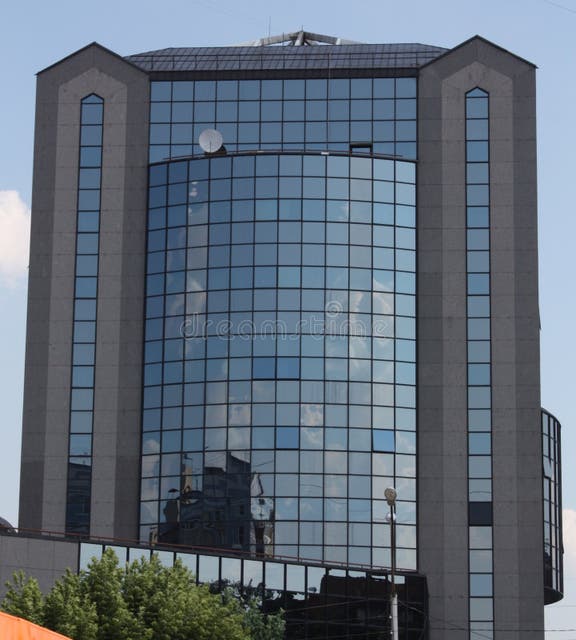 Edificio De Alta Tecnología Del Estilo Imagen de archivo - Imagen de fondos, éxito: 20079795