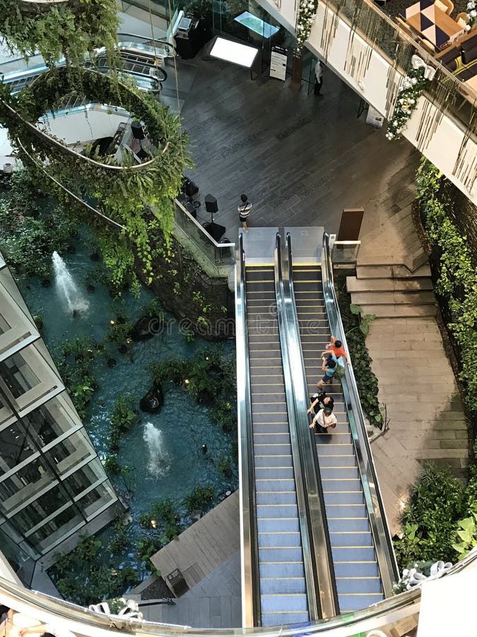 Edificio De La Hélice En El EmQuartier Bangkok, Tailandia Fotografía ...