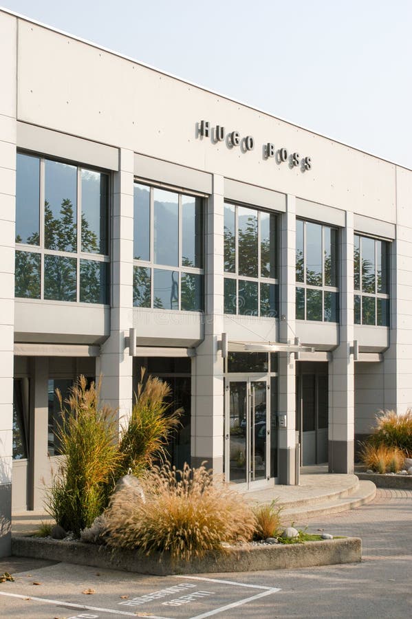 Edificio De La Industria De Hugo Boss En Coldrerio Imagen editorial ...