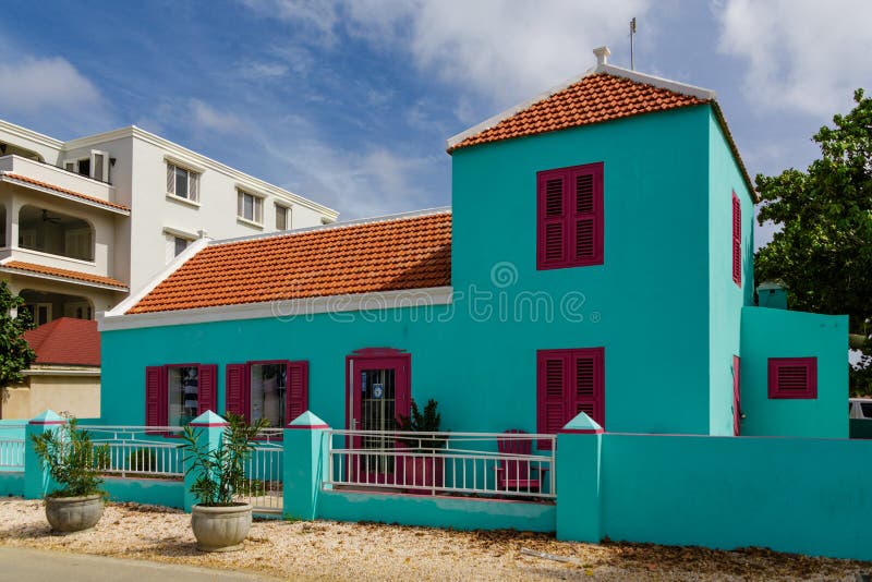 Edificio De La Turquesa En Bonaire Foto de archivo - Imagen de azulejo ...