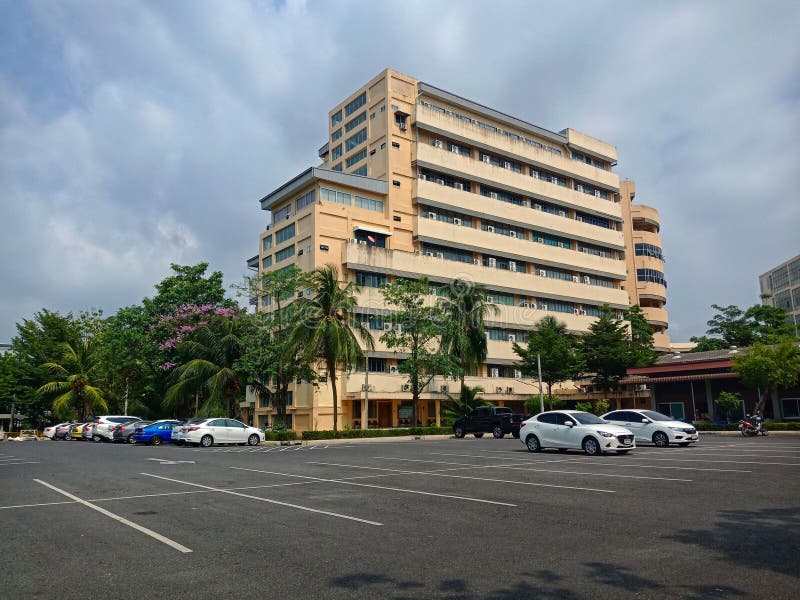 Edificio De La Universidad De Burapha Imagen editorial - Imagen de ...