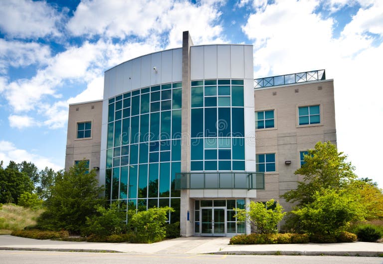 Edificio De Oficinas De Alta Tecnología Imagen de archivo - Imagen de oficina, edificio: 27630799