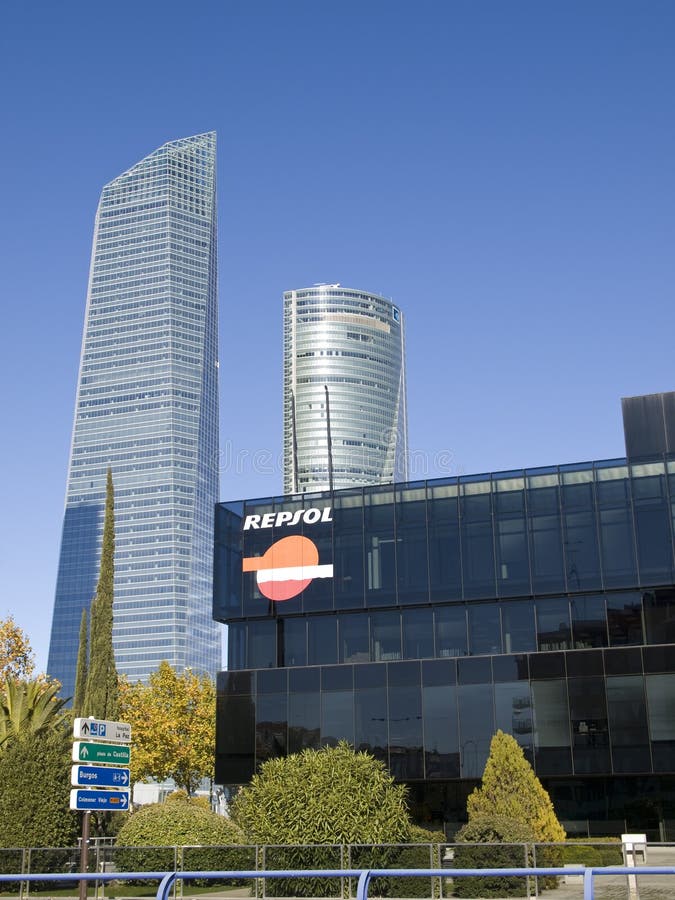 Edificio De Oficinas De Repsol En Madrid Foto de archivo editorial - Imagen de madrid ...