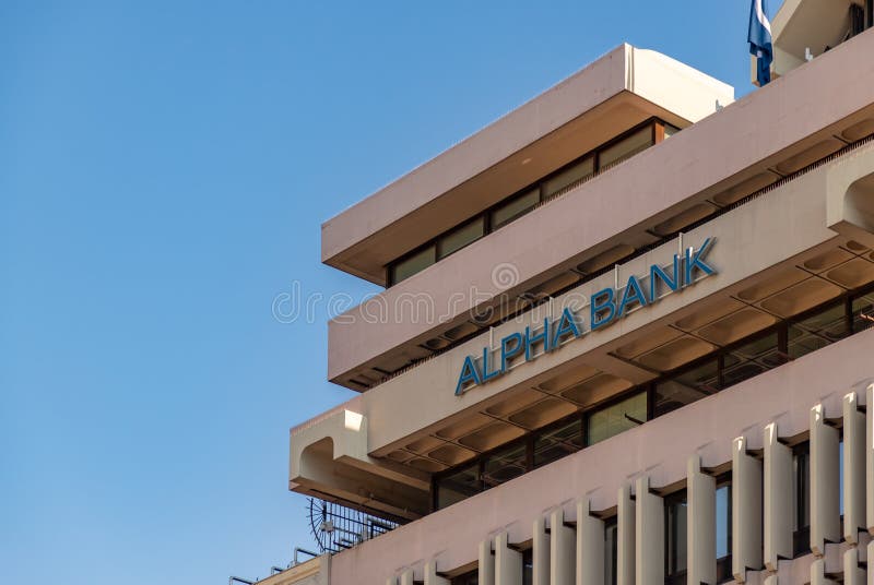 Edificio del banco alfa foto editorial. Imagen de alfa - 268348606