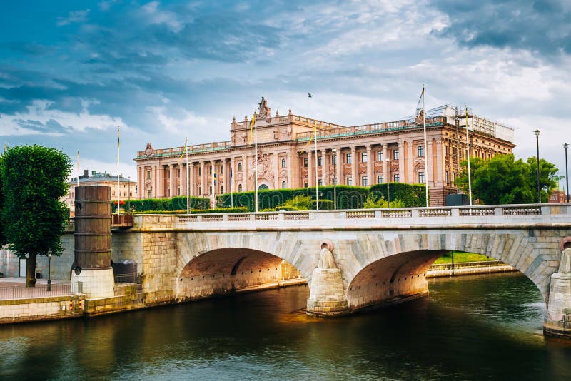 Edificio Del Parlamento De Riksdag, Estocolmo, Suecia Imagen de archivo ...