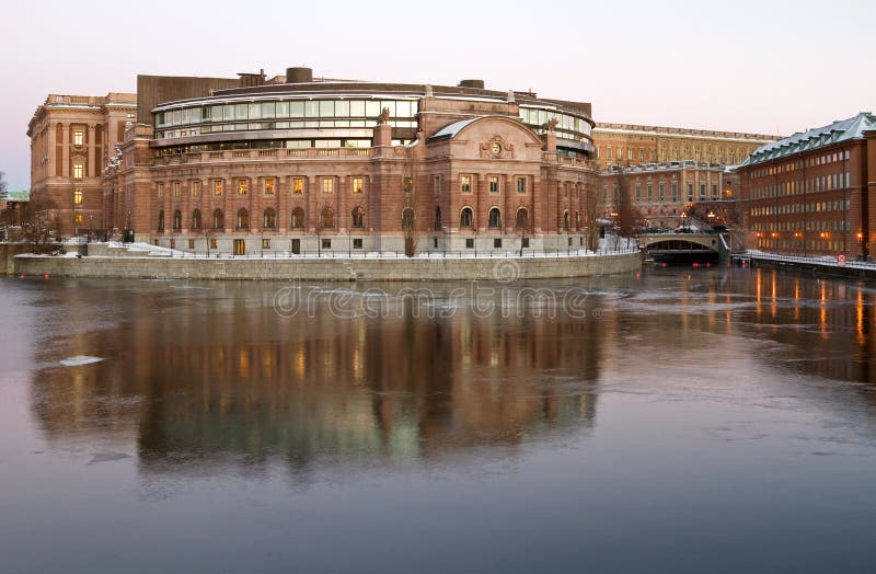 Edificio Del Parlamento, Estocolmo. Imagen de archivo - Imagen de ...