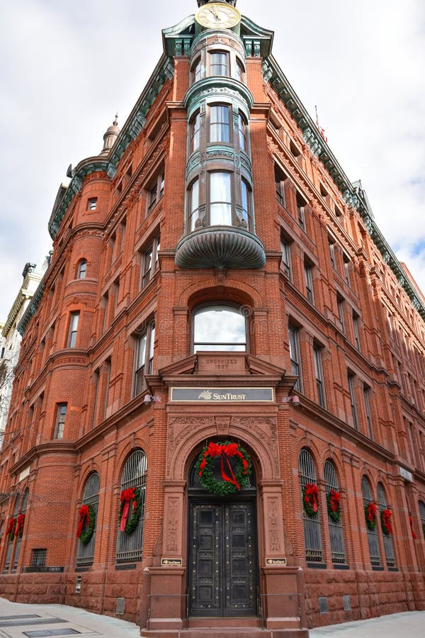 Washington DC, U Edificio Storico Di SunTrust Con La Torre Di Orologio ...