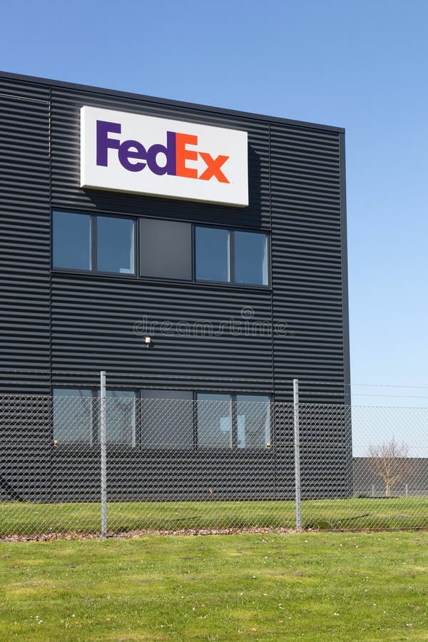 Edificio Per Uffici Di Fedex. Fotografia Stock Editoriale - Immagine di ...