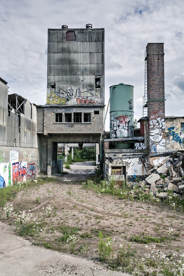 Edificio escuálido imagen de archivo. Imagen de antiguo - 31290415