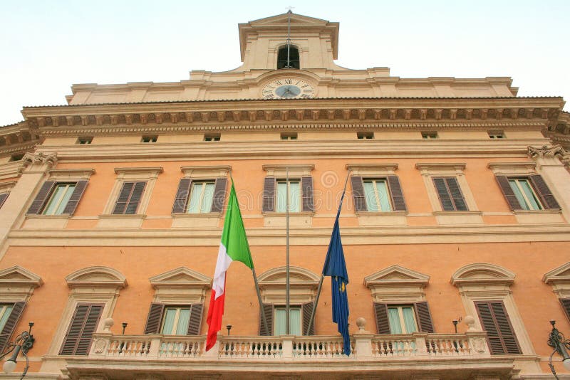 Edificio Italiano Del Parlamento Fotos de archivo - Imagen: 3328903