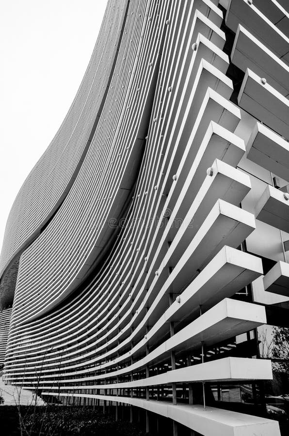 Edificio Moderno Blanco Y Negro Imagen editorial - Imagen de wuhan ...