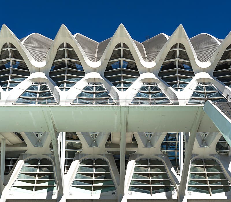 Edificio Moderno Futurista Con Los Arcos Repetidores Foto editorial ...