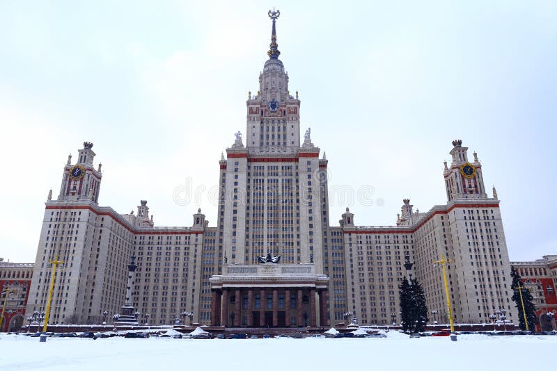 Edificio Principal De La Universidad De Estado De Moscú, Moscú, Foto de ...