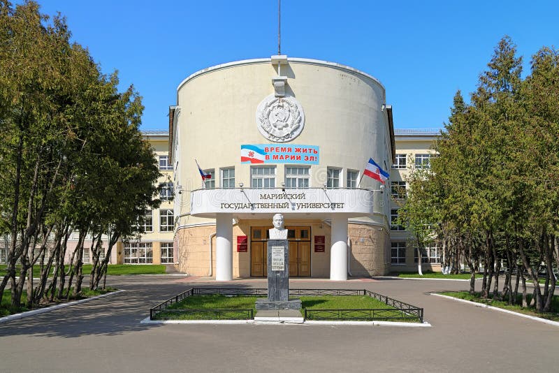 Edificio Principal De Mari State University En Yoshkar-Ola, Rusia ...