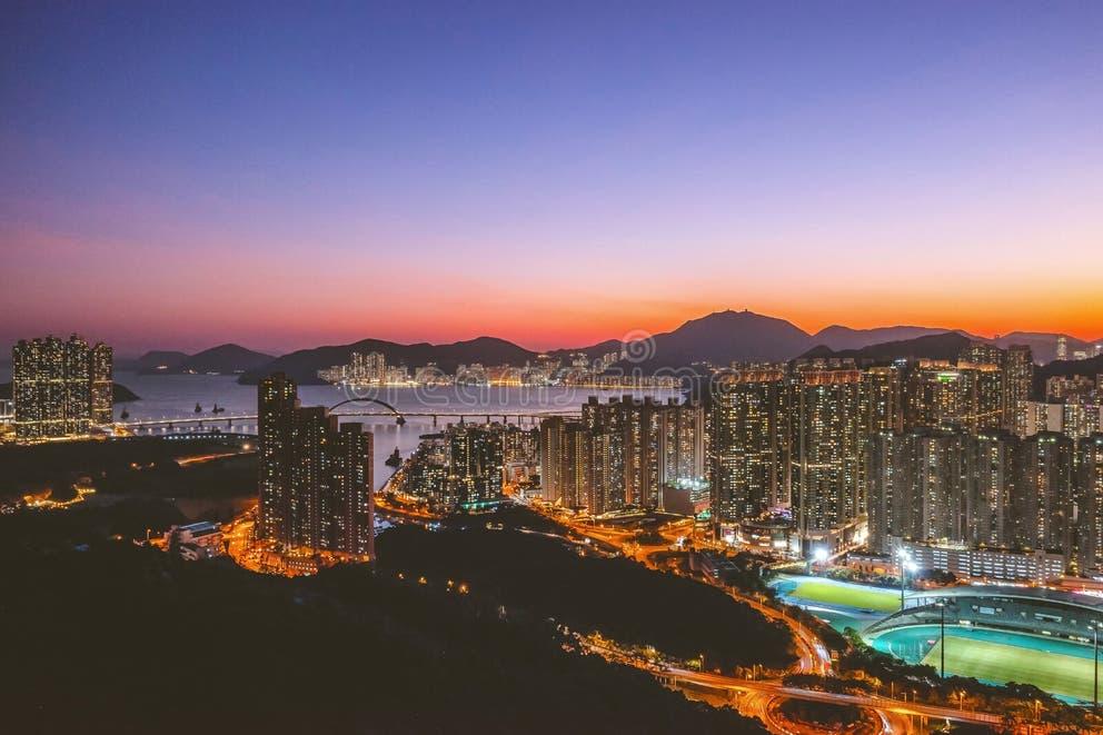 Edificio Residencial Del 7 De Mayo De 2022 En Tko District Night View ...