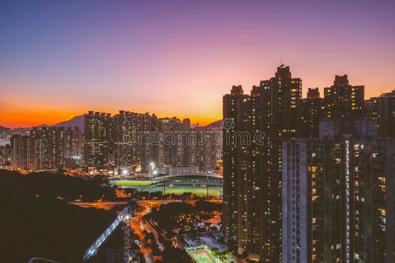 Edificio Residencial Del 7 De Mayo De 2022 En Tko District Night View ...