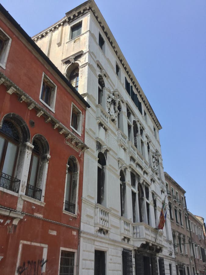 Edificio venice italy imagen de archivo. Imagen de cielo - 191111543