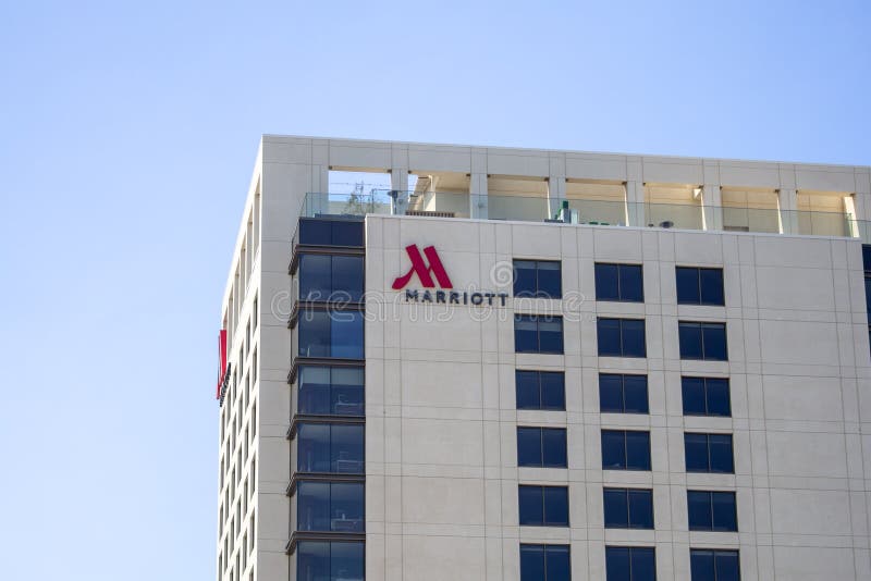 Edificio Y Firma Del Marriott Hotel Imagen editorial - Imagen de ...