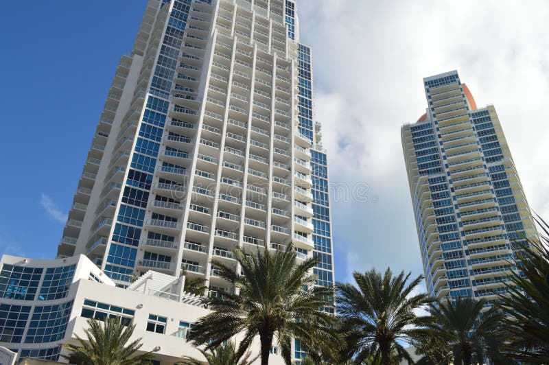 Edificios Altos De Miami Beach Imagen de archivo - Imagen de florida ...