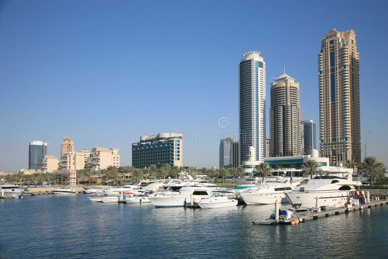 Edificios De Residencia Lujosos Foto de archivo - Imagen de rascacielos ...