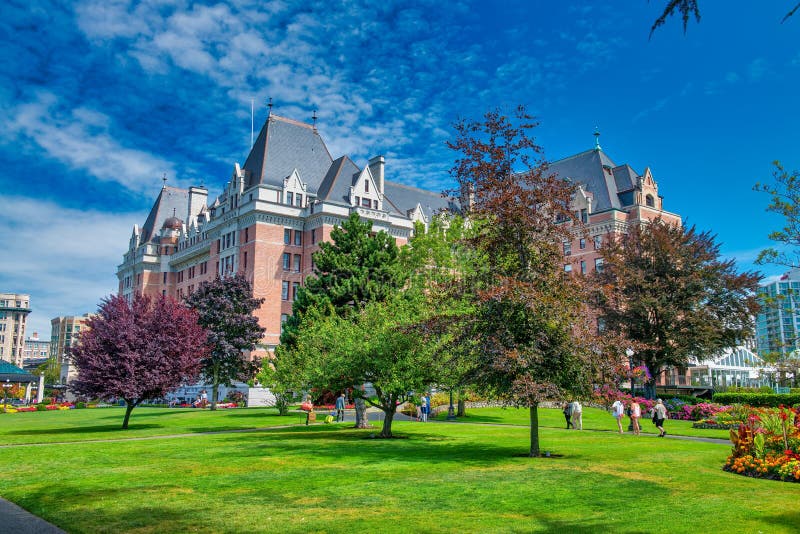 Edificios De Victoria En Una Hermosa Isla De Vancouver En Verano ...
