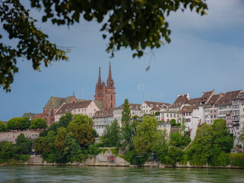 Edificios Del Centro De La Ciudad De Basel Suiza Imagen de archivo ...