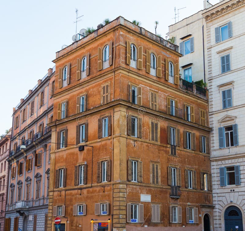 Edificios en Roma imagen de archivo editorial. Imagen de conjurar ...