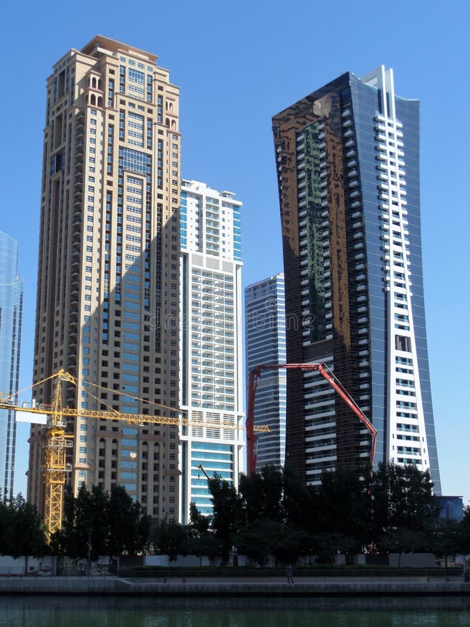 Edificios Modernos En Dubai Imagen de archivo - Imagen de dubai ...