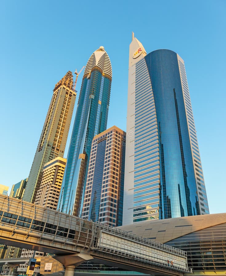 Edificios Modernos En Dubai Marina Imagen de archivo editorial - Imagen ...