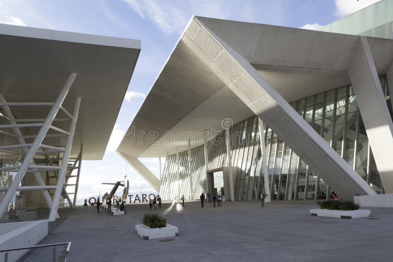 Edificios Modernos En Queretaro Imagen de archivo editorial - Imagen de ...